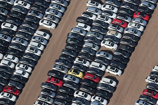 Hàng ngàn chiếc xe Volkswagen phơi xác giữa sa mạc