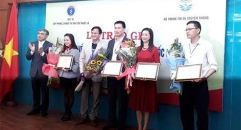36 tác phẩm đạt giải Cuộc thi về phòng, chống tác hại của thuốc lá năm 2016